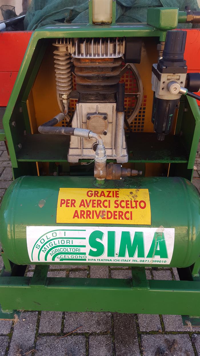 COMPRESSO A TRATTORE USATO