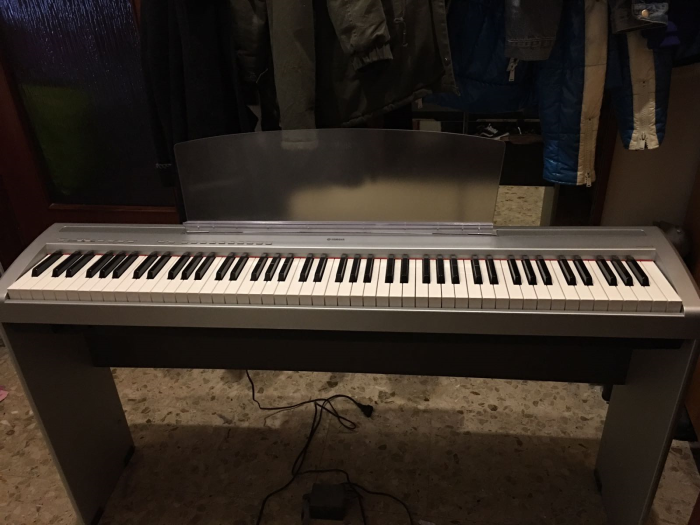 PIANOLA YAMAHA