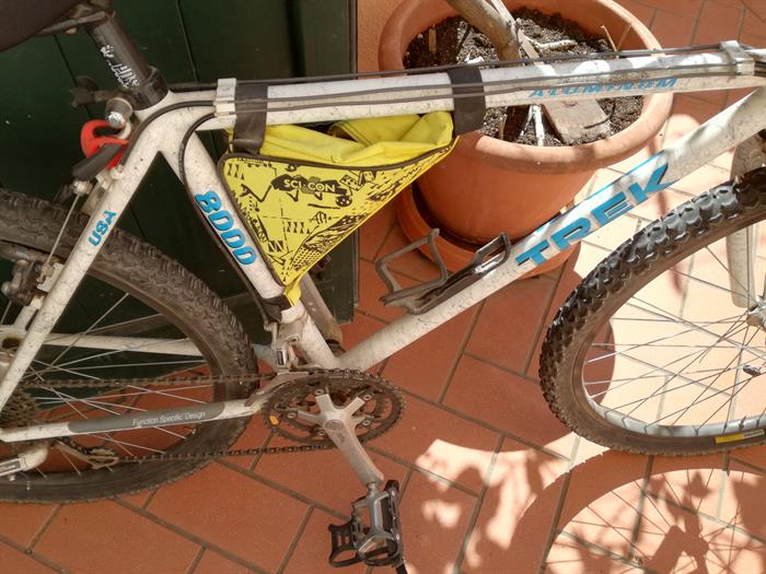 MOUNTAIN BIKE TREK 8000