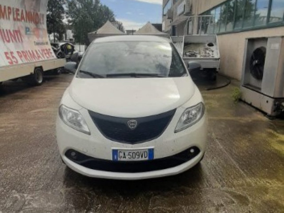 LANCIA Ypsilon 3ª serie Ypsilon 1.2 69 CV 5 porte GPL Ecochic Gold