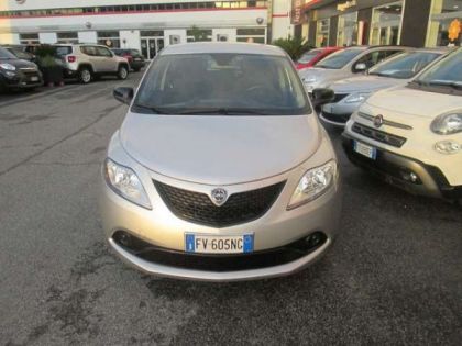 LANCIA Ypsilon 1.2 69 CV 5 porte Gold