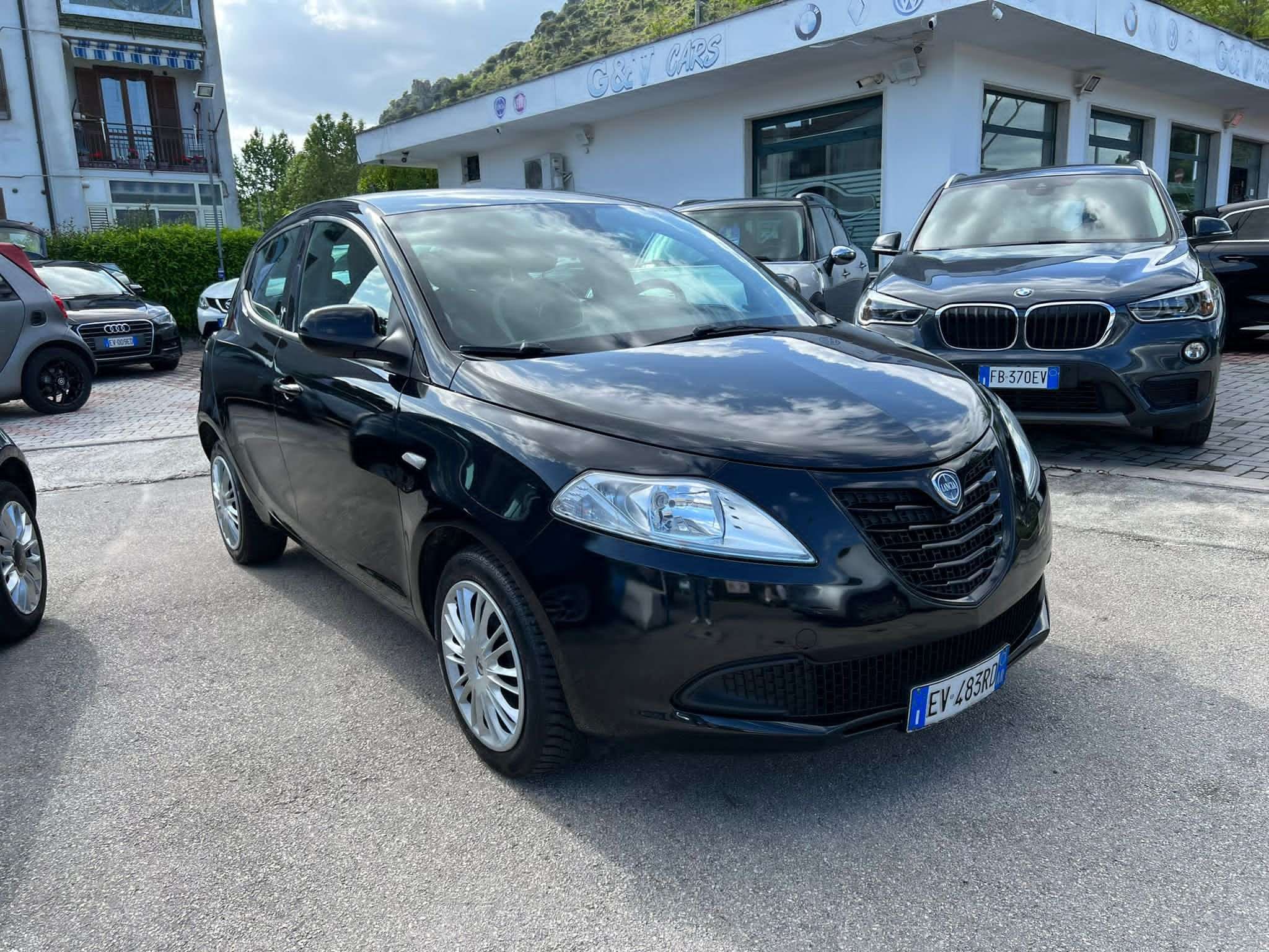 Lancia Ypsilon1.2 8v Gold ecochic Gpl 69cv E6 OK NEOPATENTATI