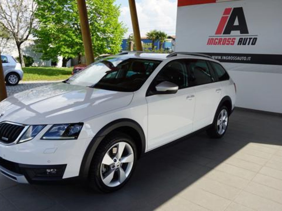 SKODA Octavia 3ª serie Octavia 2.0 TDI SCR 184 CV DSG Wagon 4x4 Scout