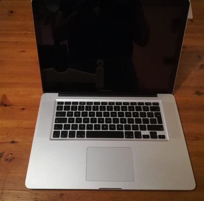 APPLE MACBOOT PRO 15"