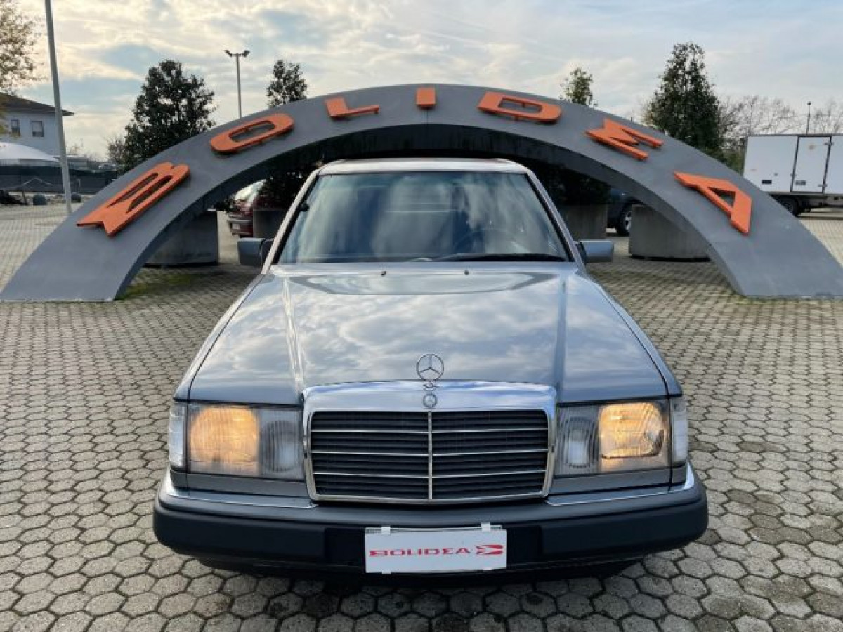 MERCEDES Serie 200-320(*124) 200 E cat