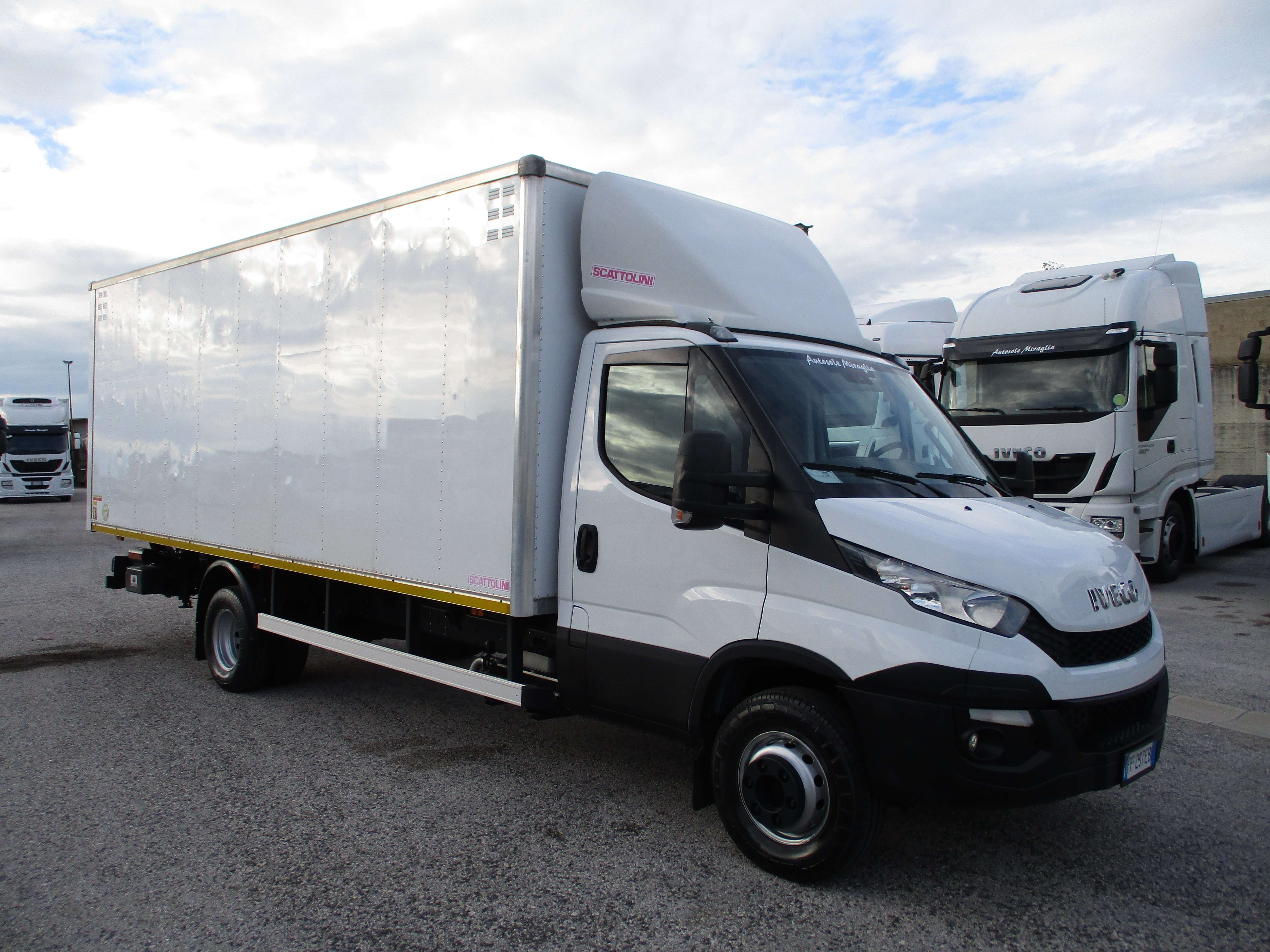 Iveco Daily60 C 17 E6 FURGONE DA 6 METRI SPONDA A BATTUTA 7.5