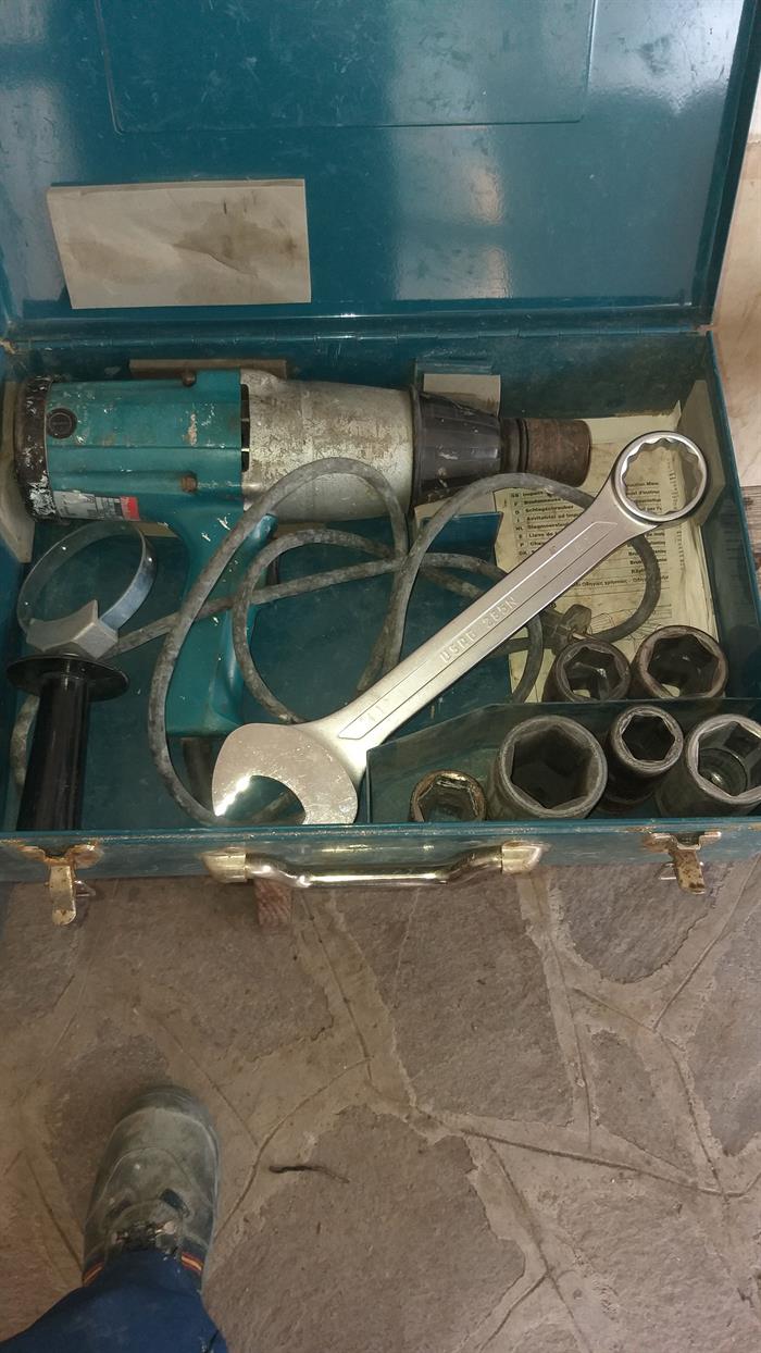 AVVITATORE IMPULSI MAKITA