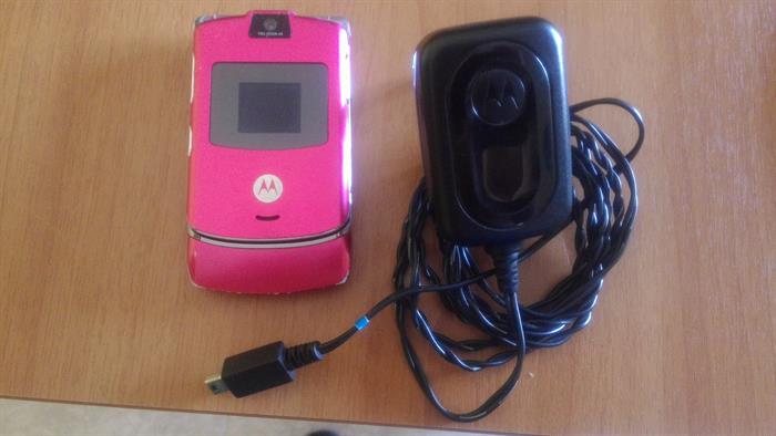 MOTOROLA RAZR V3 PINK