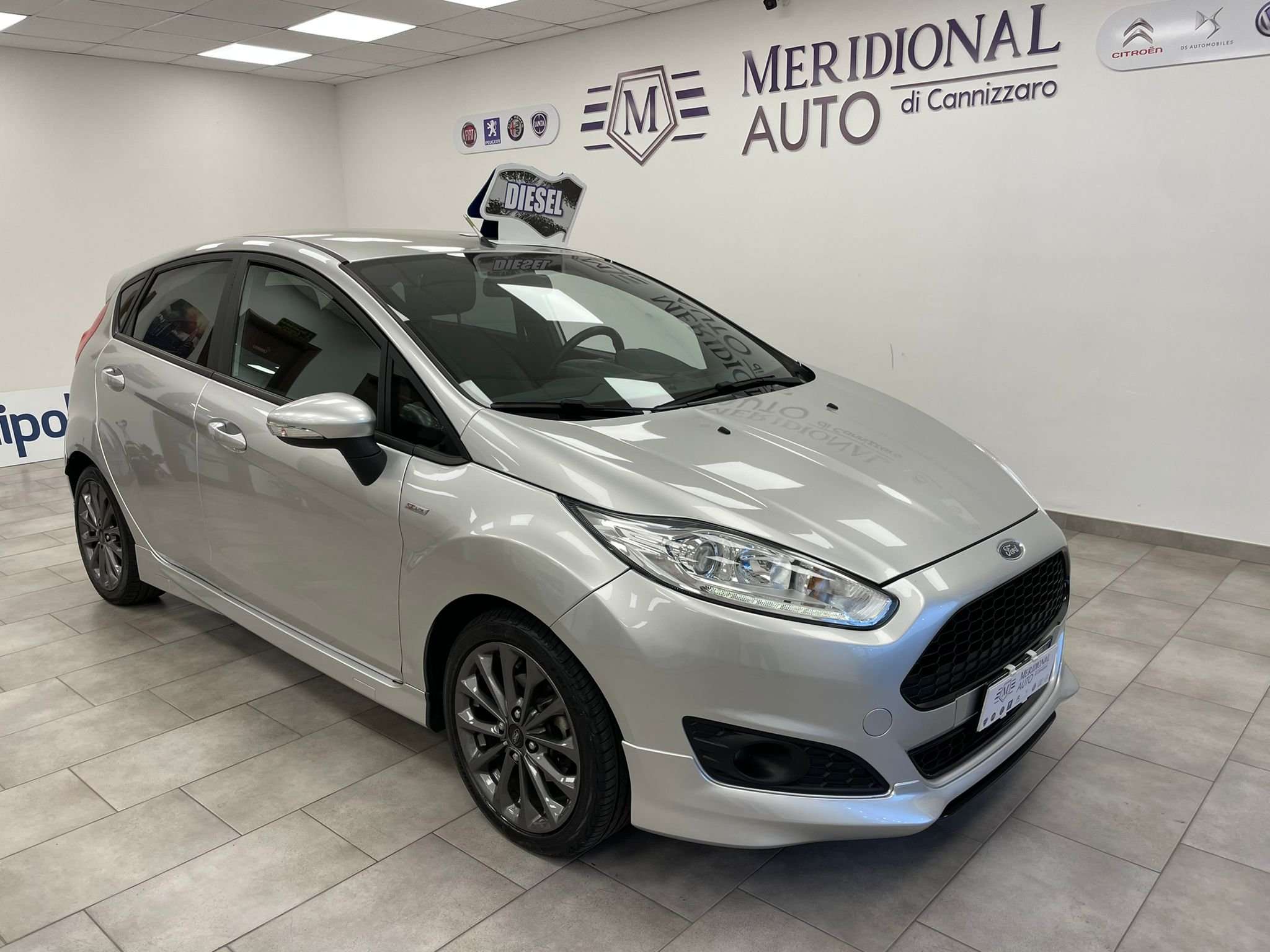 Ford Fiesta1.5 TDCi 75CV 5 porte ST-Line