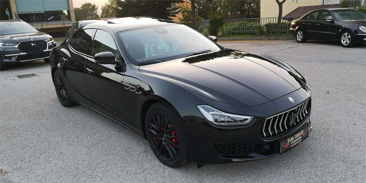 Maserati Ghibli3.0 V6 bt Ribelle Black Q4 430cv auto One of 200