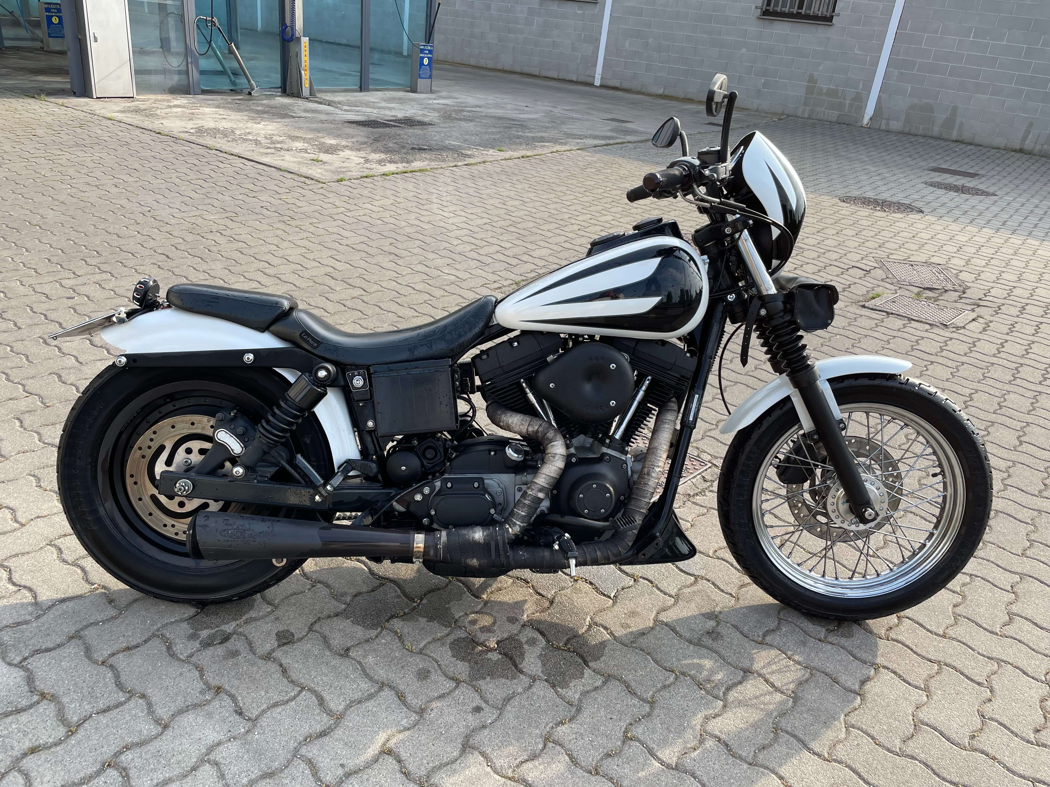 Harley-Davidson Dyna Super GlideFXDX