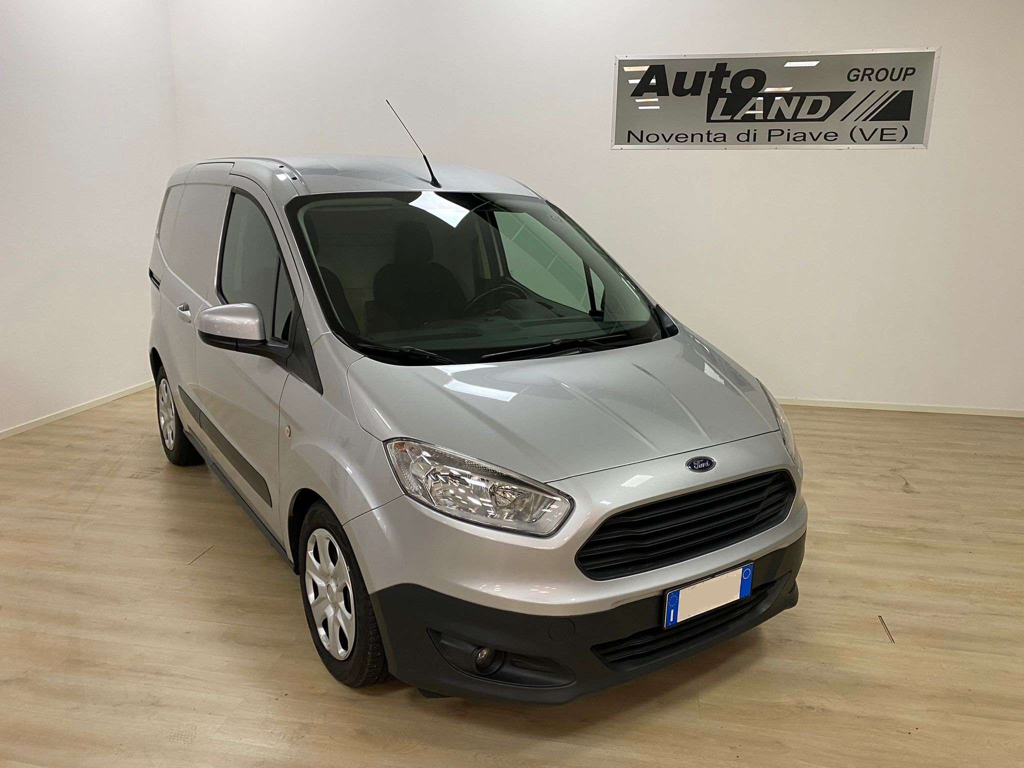 Ford Tourneo CourierTOURNEO COURIER VAN EURO 6 ***IVA ESPOSTA***