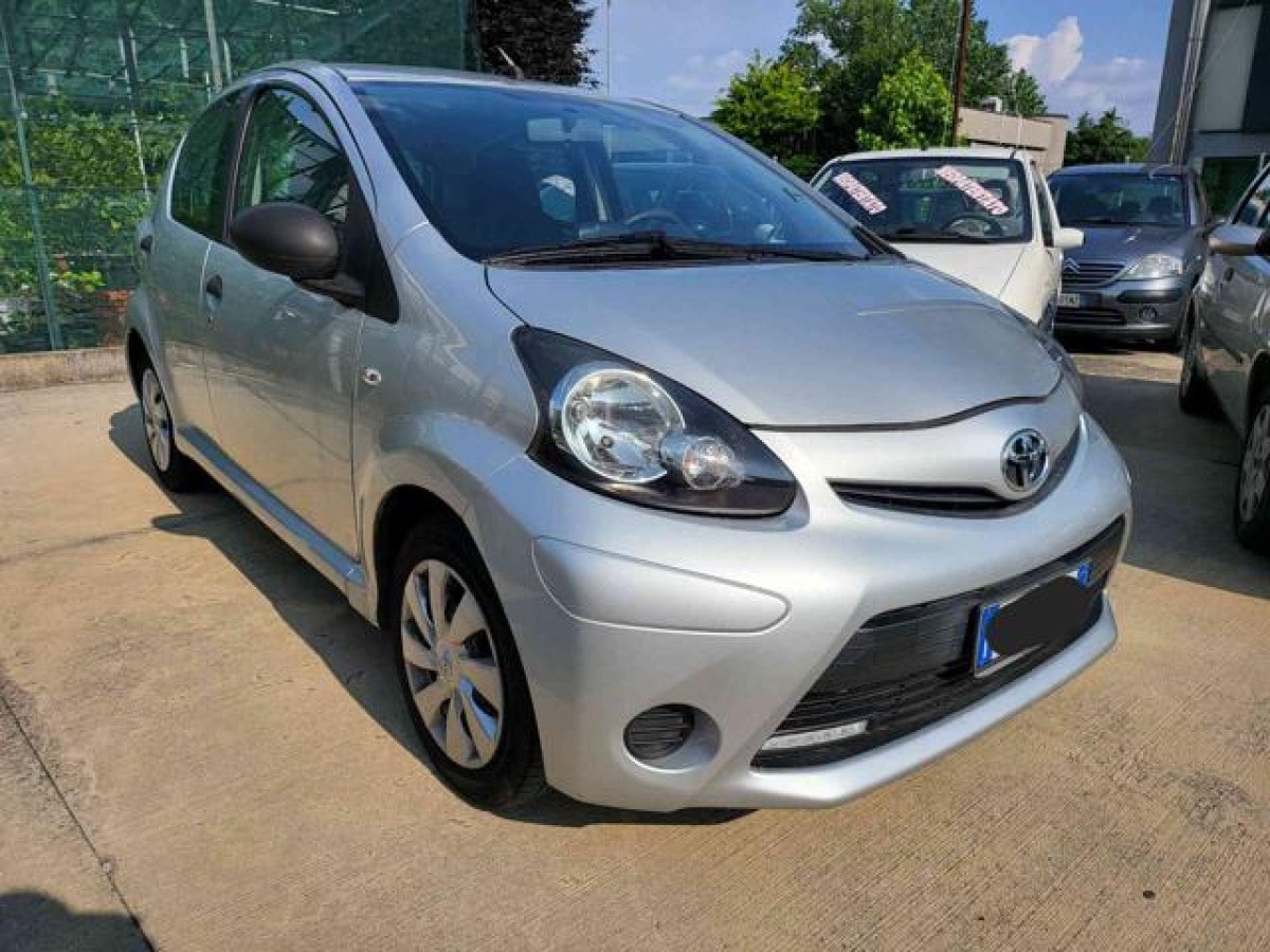 TOYOTA Aygo 1ª serie Aygo 1.0 12V VVT-i 5 porte Lounge Connect