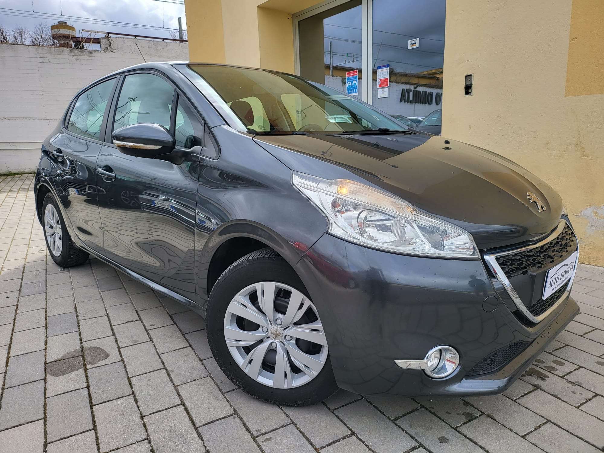 Peugeot 208208 5p 1.4 hdi 8v