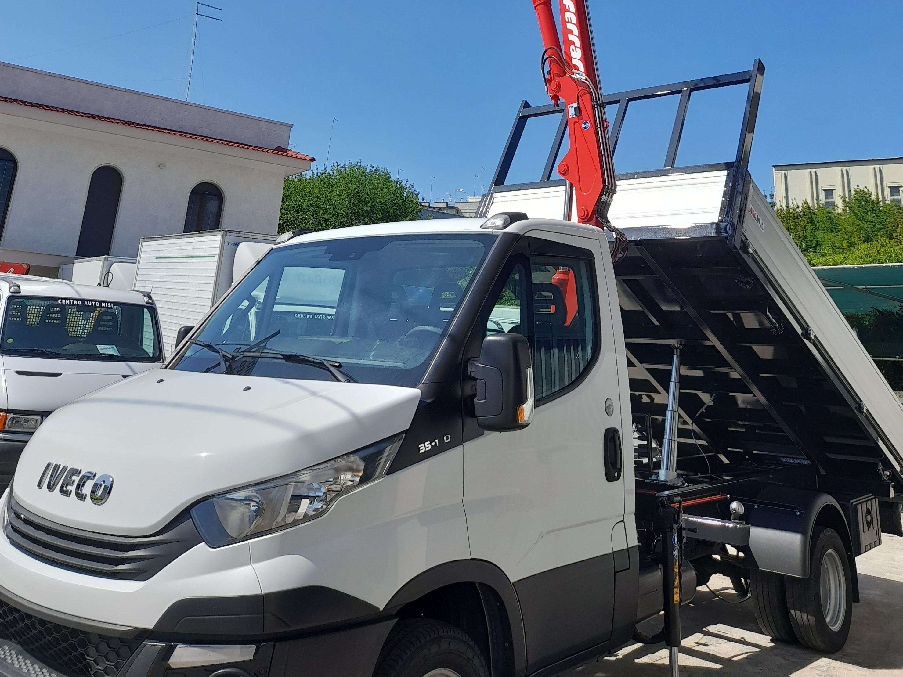 Iveco Daily35C15 3.0 "GRU FERRARI E RIBALTABILE NUOVI 2023"