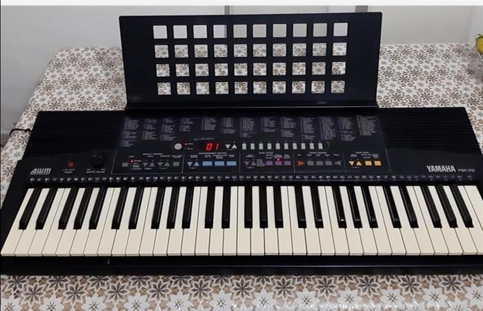 TASTIERA YAMAHA PSR 210