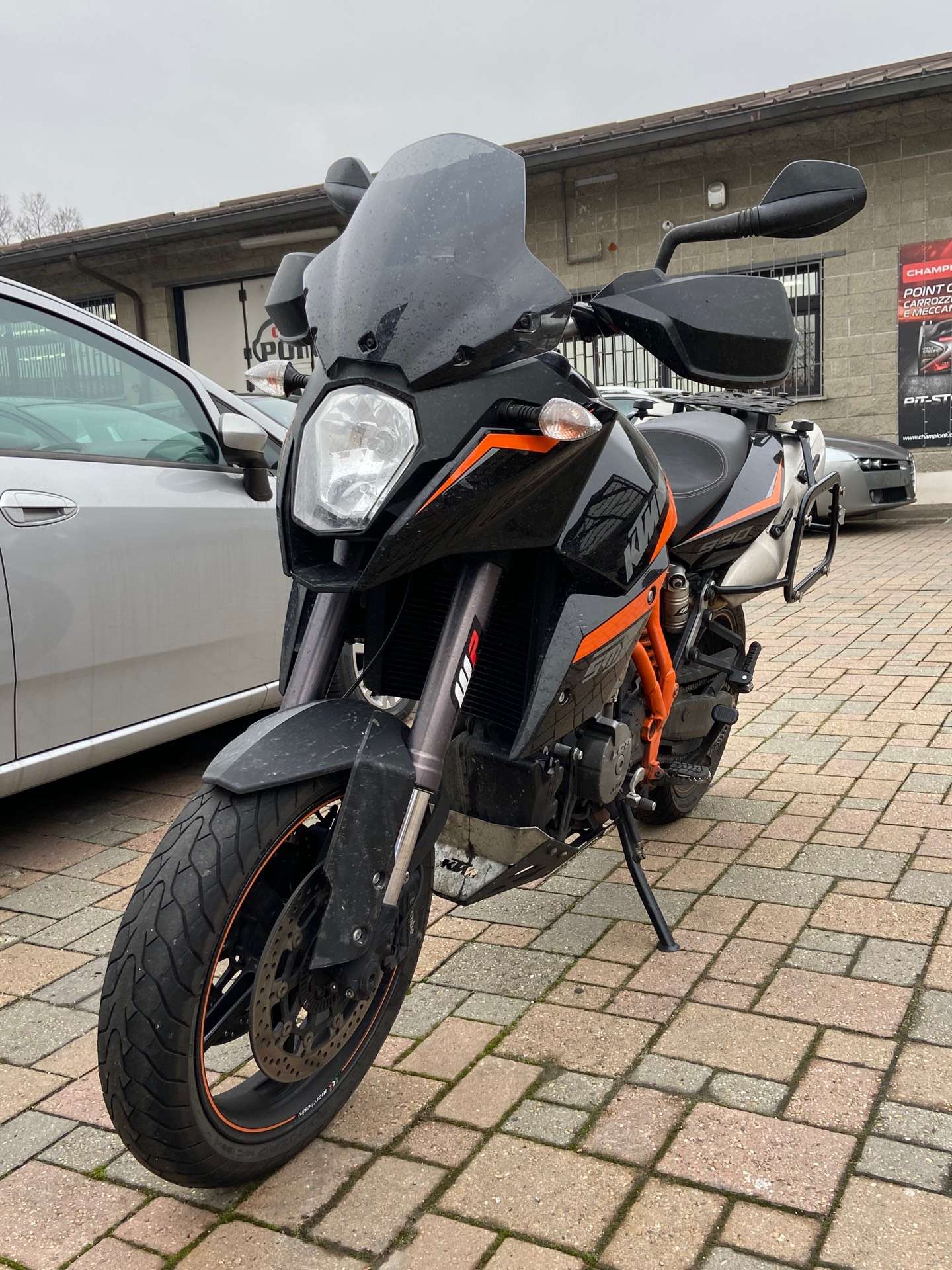 KTM 990 SupermotoKTM 990 SMT