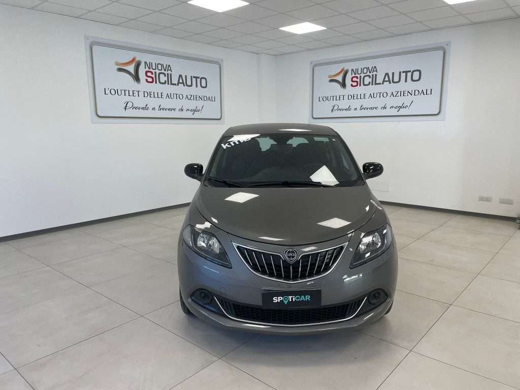 Lancia Ypsilon1.2 69 CV 5 porte GPL Silver