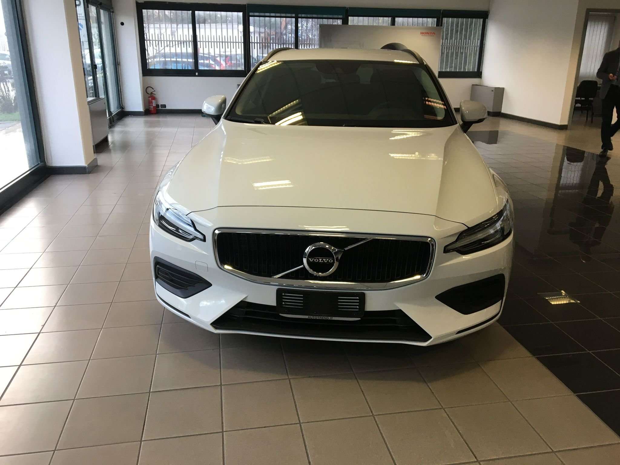 Volvo V60B4 (d) Geartronic Momentum Business