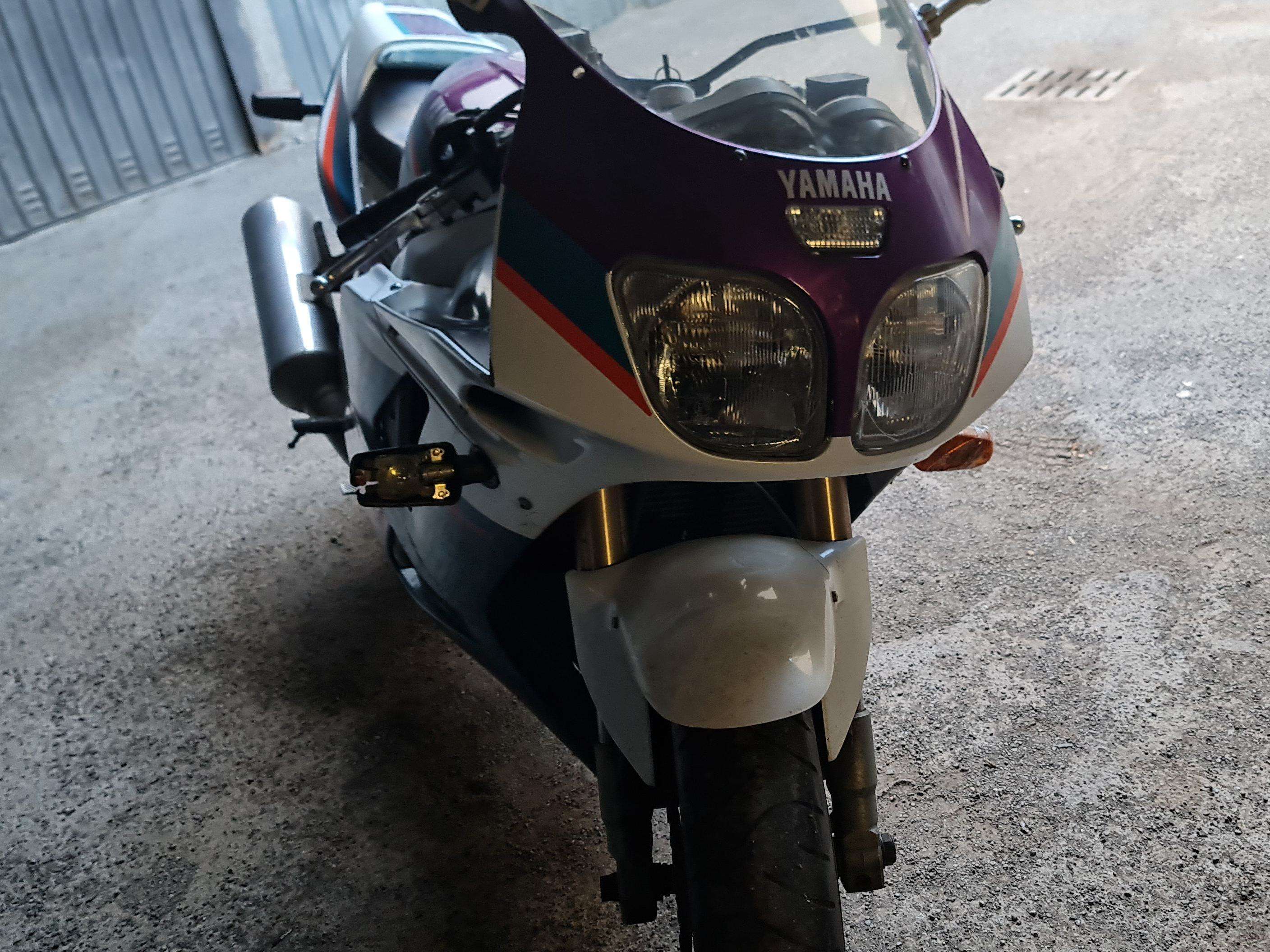 Yamaha FZR 1000Exup