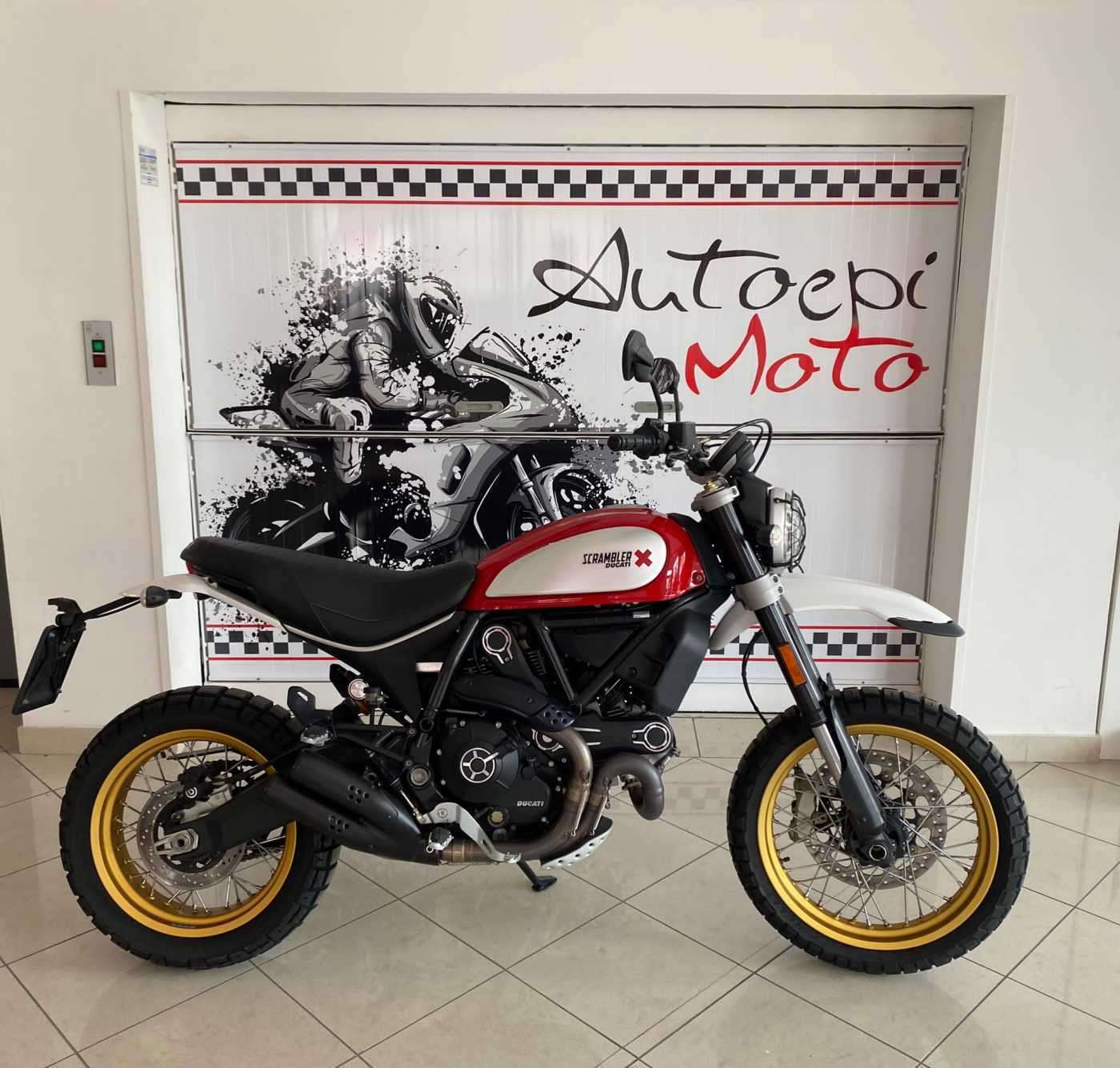 Ducati ScramblerDESERT SLED 800