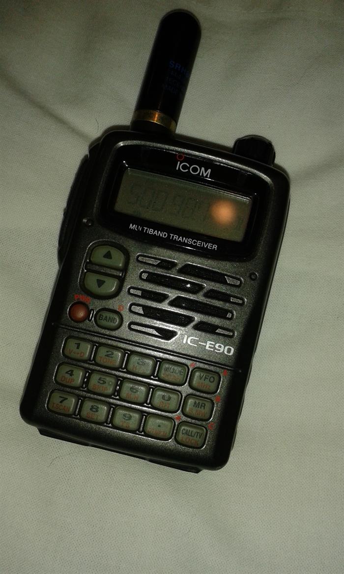 ICOM IC E90 TRIBANDA