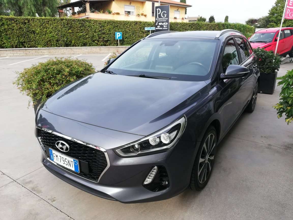 Hyundai i30Wagon 1.6 crdi  110cv dct