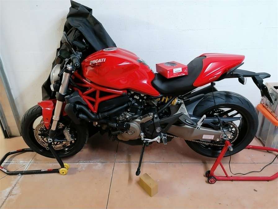 Ducati Monster 821abs red