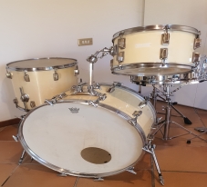 Pearl wood fiberglass 1971 set 13x9,16x16,22x14 tutto originale fusti restaurati