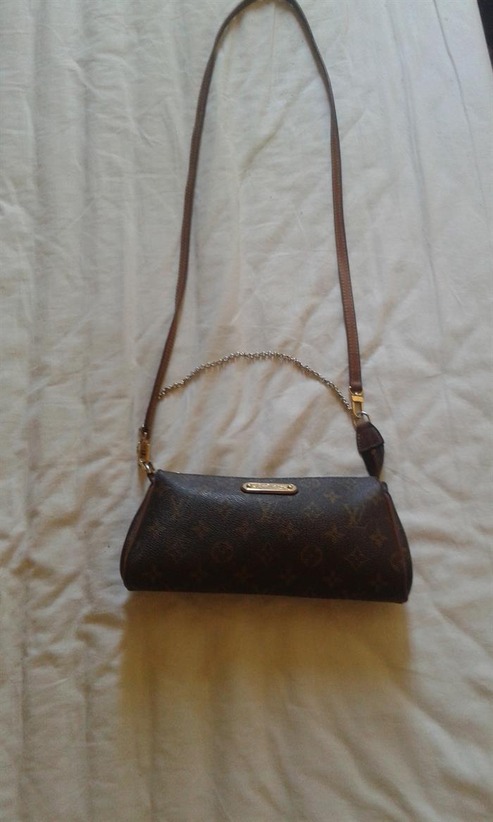 POCHETTE LOUIS VUITTON