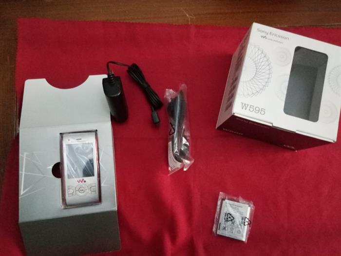 CELLULARE SONY ERICSSON W 595 WALKMAN CON FOTOCAMERA