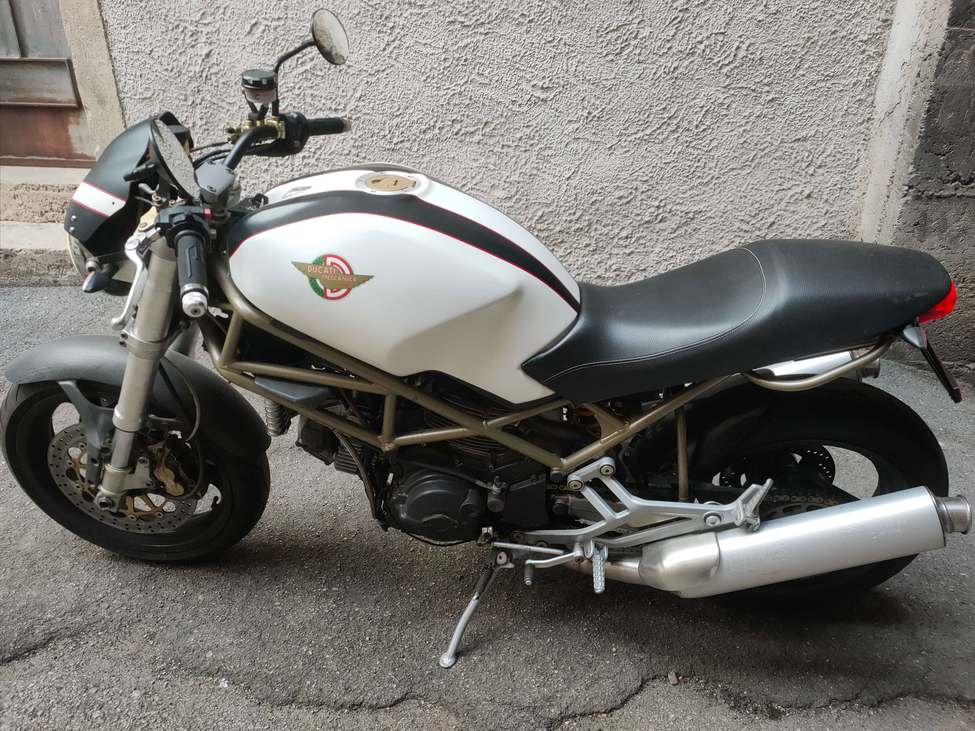 Ducati Monster 600