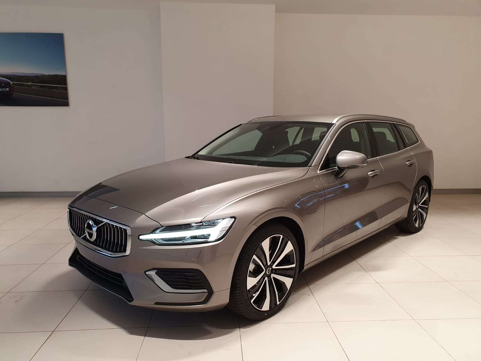 Volvo V60Recharge Essential T6 AWD AUT.