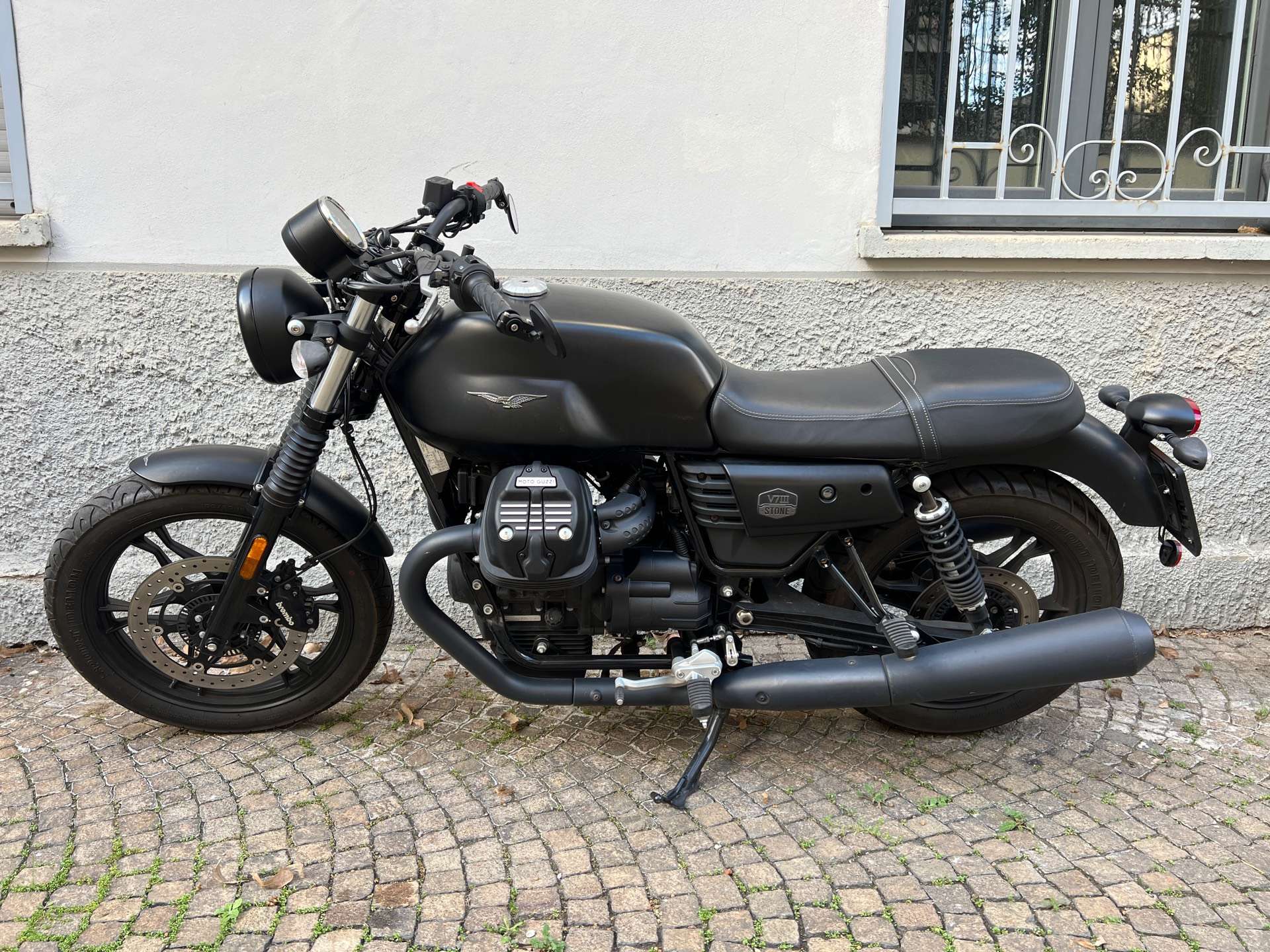 Moto Guzzi V 7Stone black