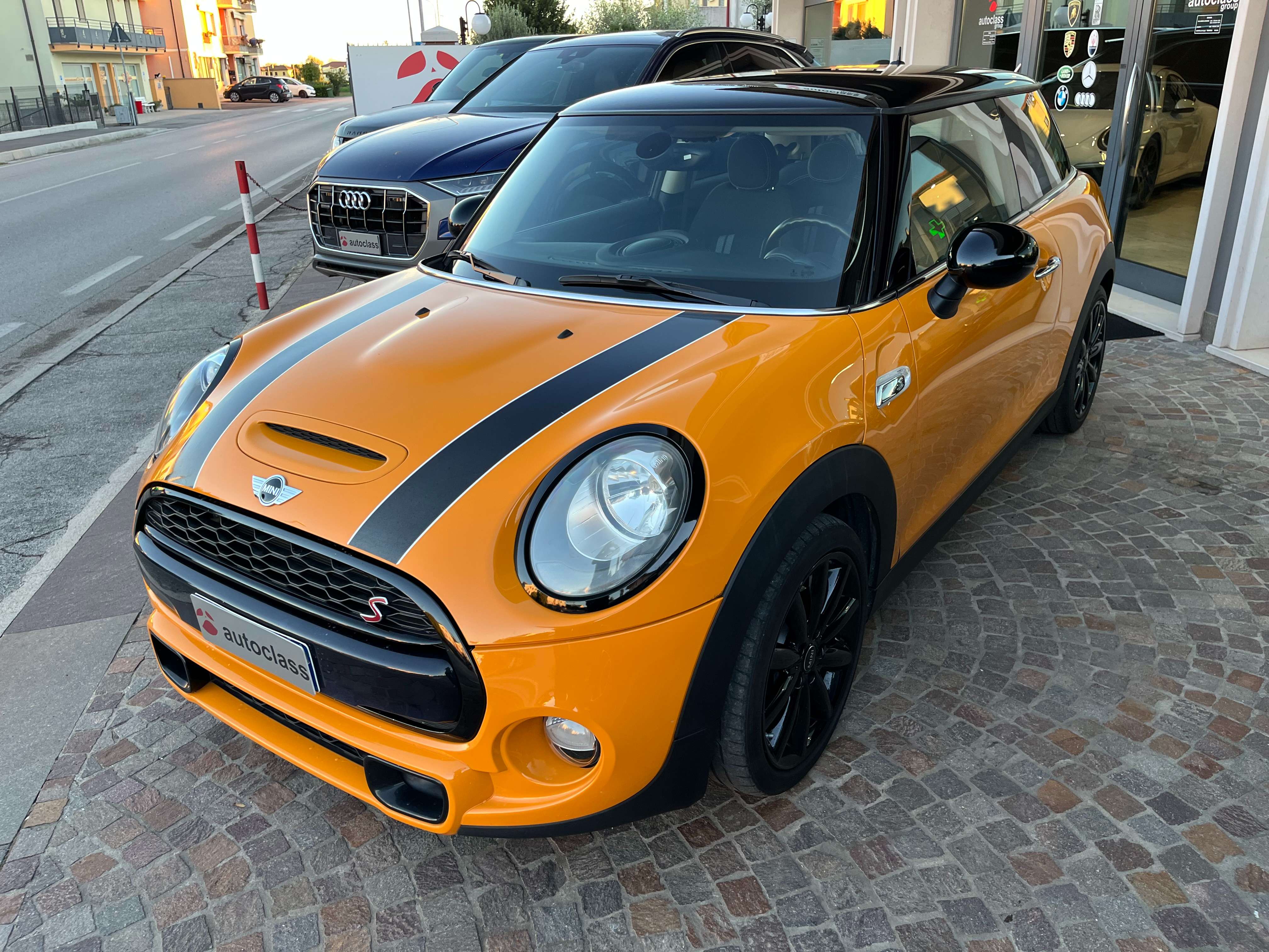 MINI Cooper SMini 2.0   Boost-COOPER S-TOP OPTIONAL-AUTOMATICA!