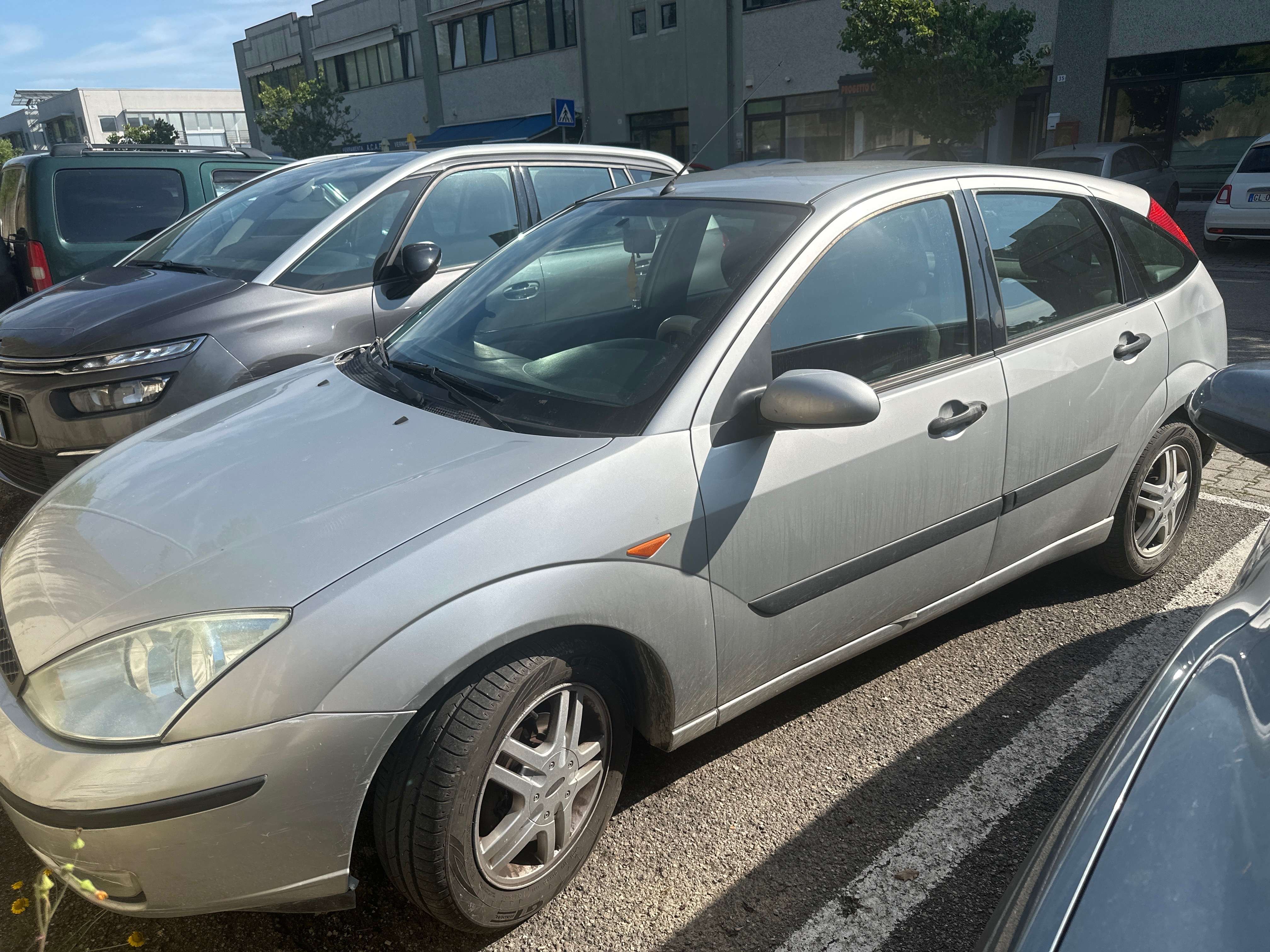 Ford FocusFocus 5p 1.8 tdci Ambiente 100cv