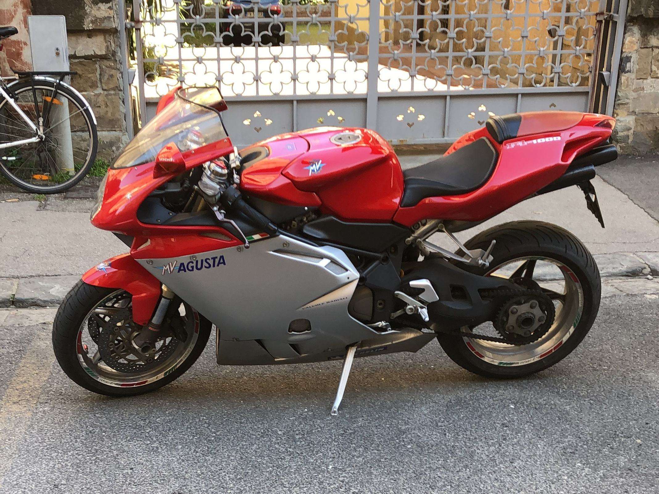 MV Agusta F4 1000s 1+1