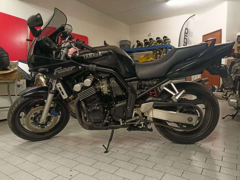 Yamaha FZS 600 Fazer