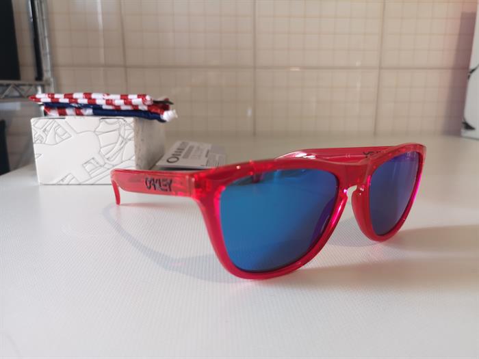 OCCHIALI DA SOLE OAKLEY FROGSKINS NUOVI