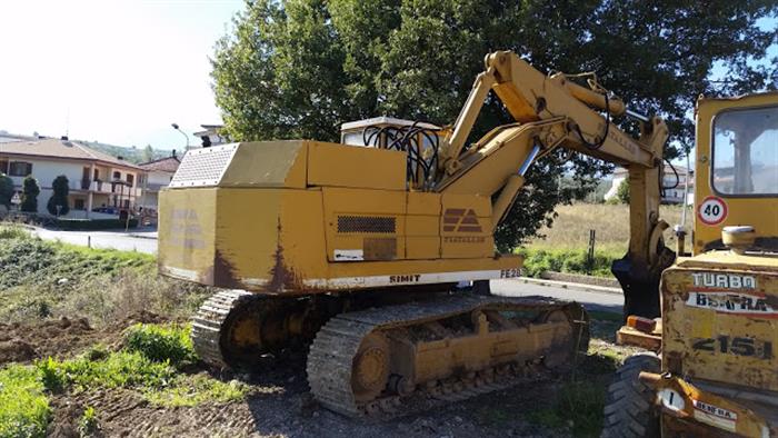 ESCAVATORE FIAT ALLIS FE 28 - PESCARA (PE)