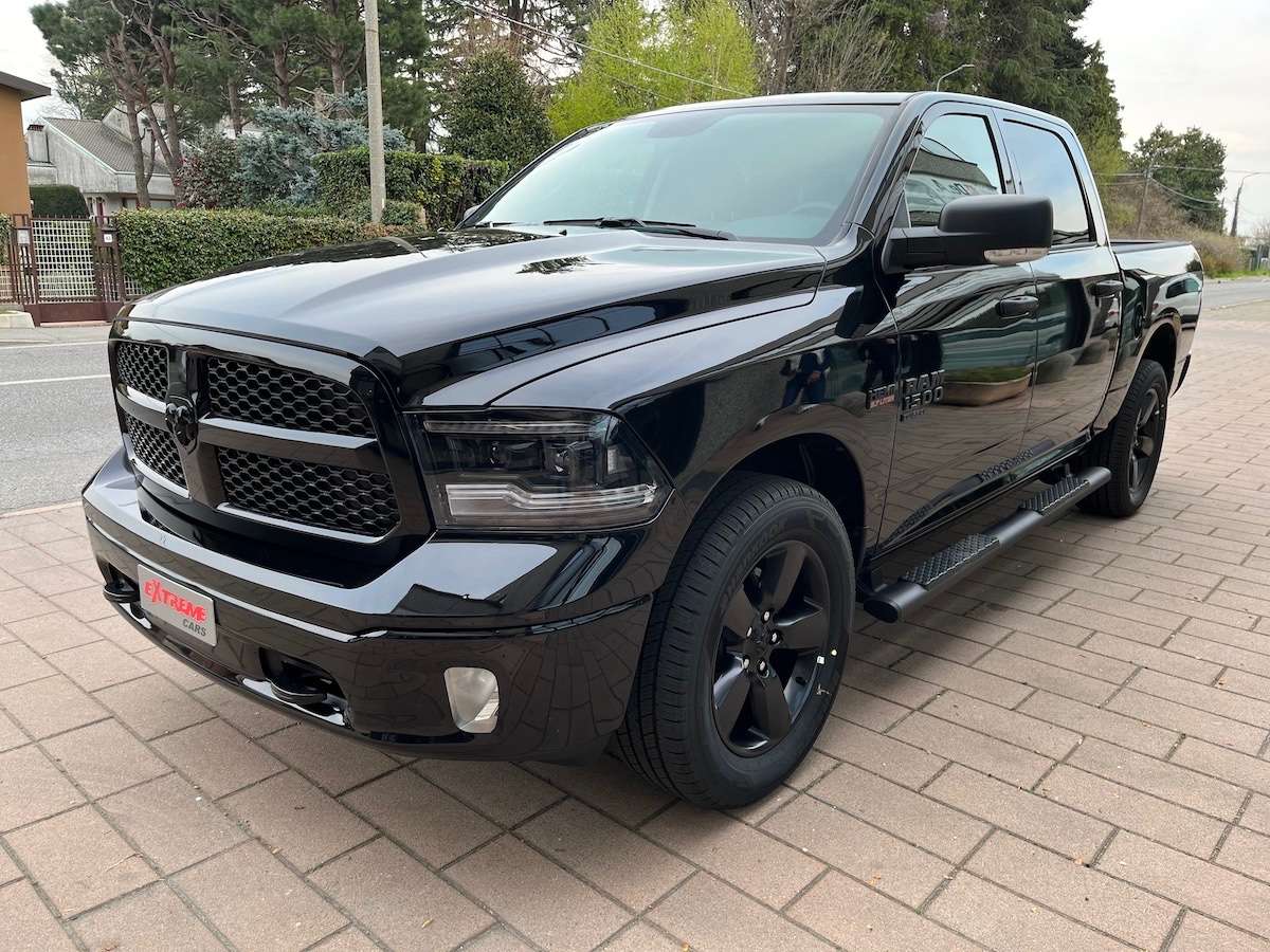 RAM 1500CLASSIC SLT BLACK 2023 Pronta consegna