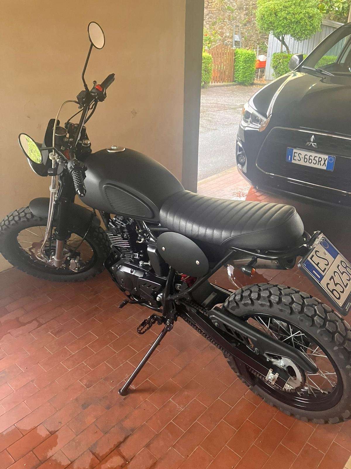 Verve Moto Tracker 125i