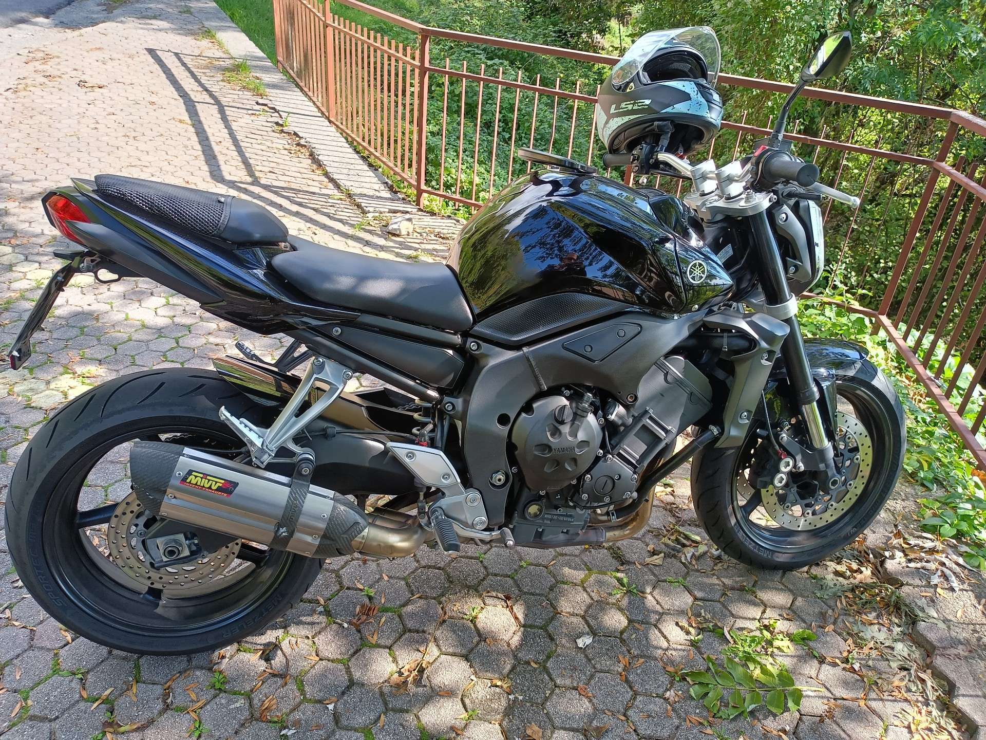 Yamaha FZ 1