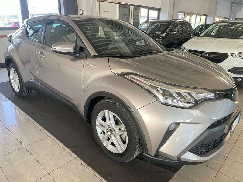 Toyota C-HR1.8 Hybrid E-CVT Business