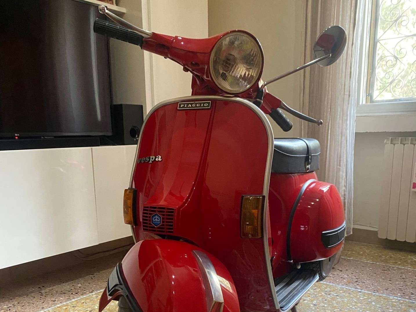 Piaggio Vespa P200e