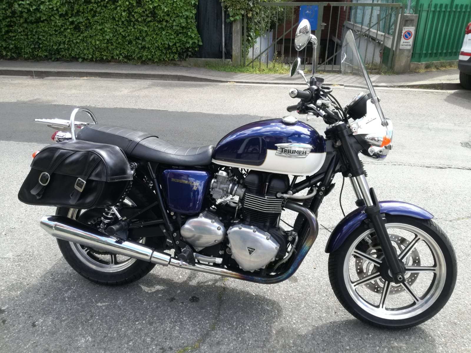 Triumph Bonneville SE