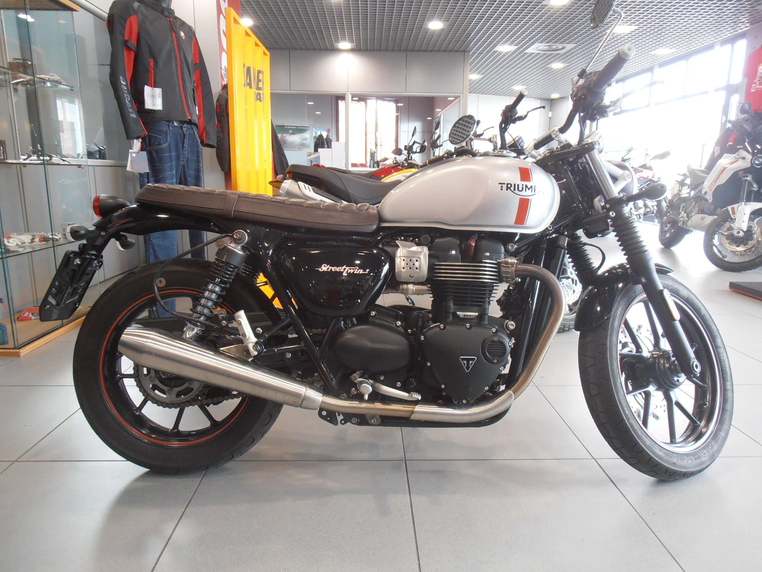 Triumph Street Twin900