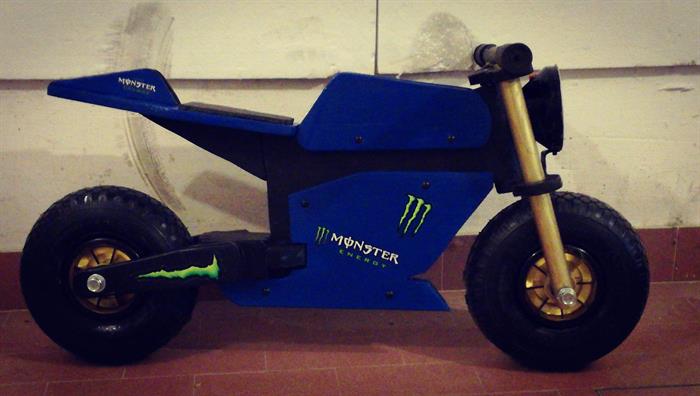 MOTO DI LEGNO