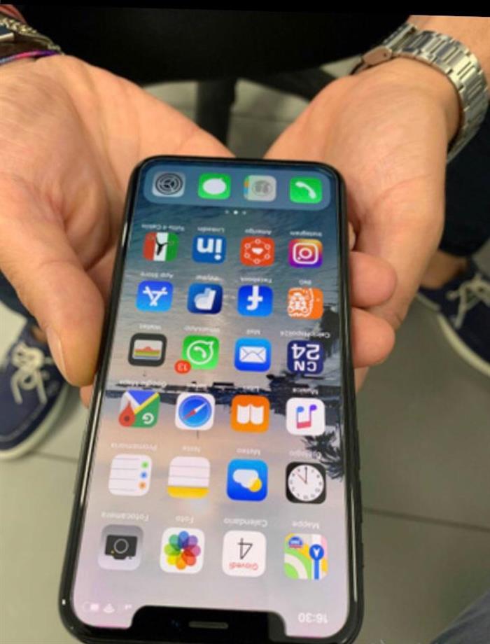 IPHONE X 64 GB