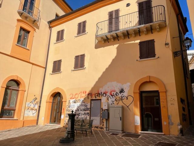 Casa indipendente in vendita a chieti centro storico